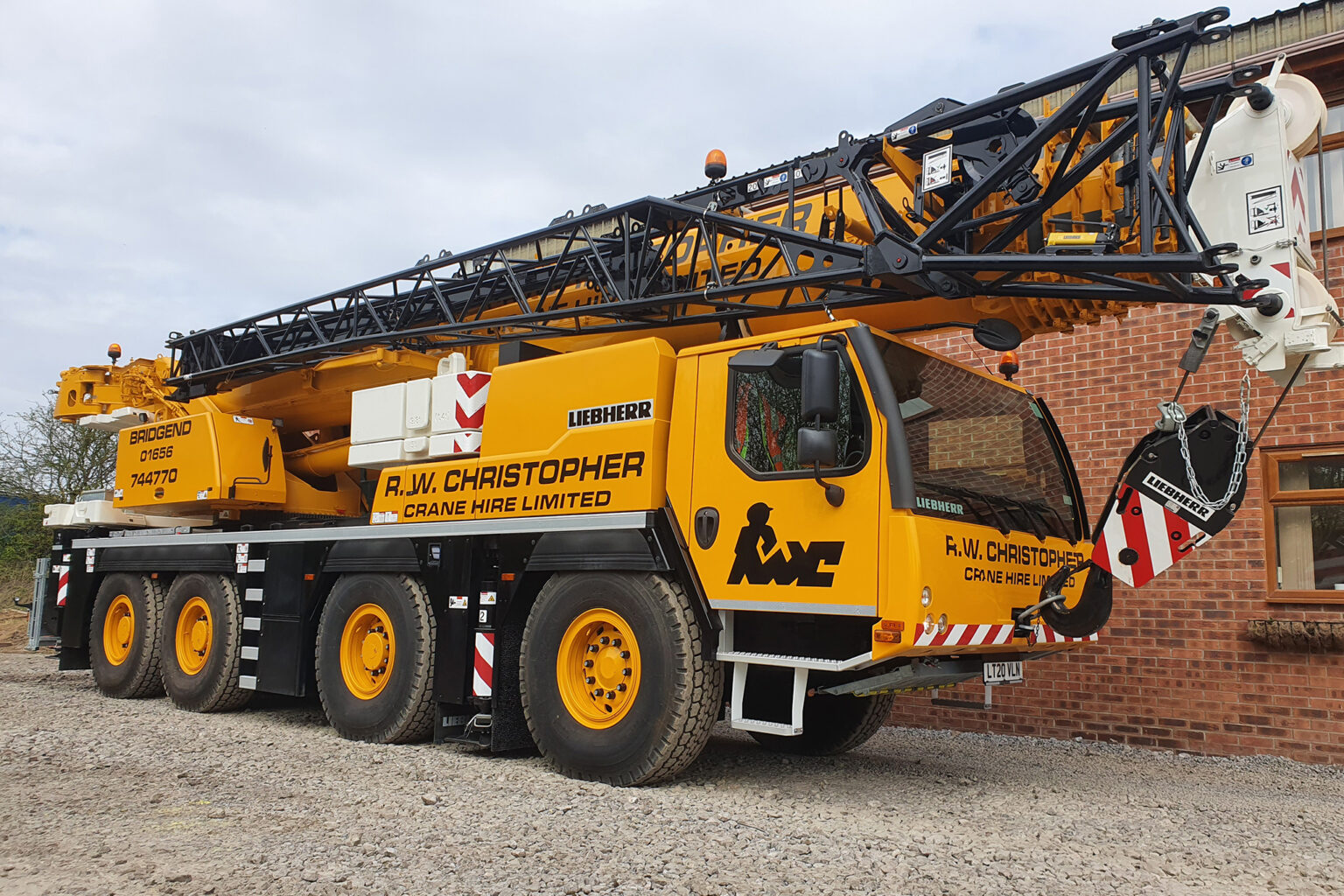 90T Liebherr LTM 1090 4 2 R W Christopher Crane Hire